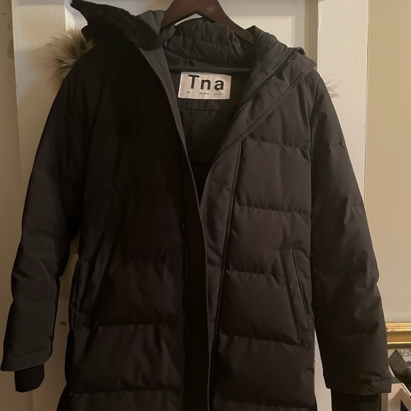 Aritzia | Jackets & Coats | Aritzia Tna Parka | Poshmark